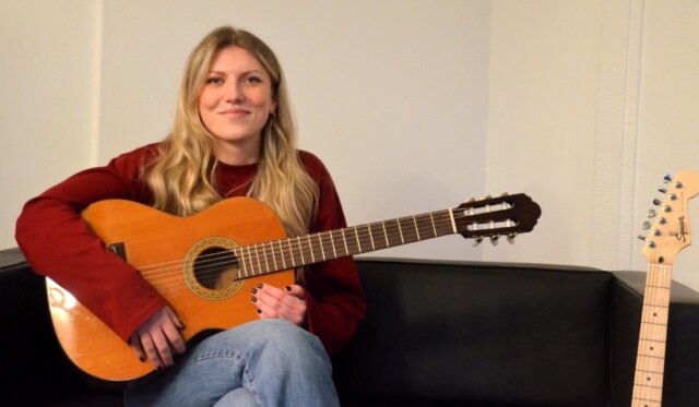 Lisa Engel – Gitarrenlehrerin aus Leidenschaft | Das SolingenMagazin