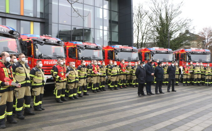 Sechs brandneue Löschfahrzeuge für die Freiwillige Feuerwehr | Das ...