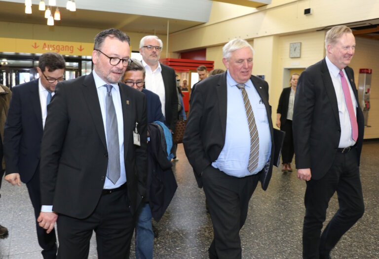 Solingen: Gesundheitsminister Karl-Josef Laumann besucht das Klinikum | Das SolingenMagazin