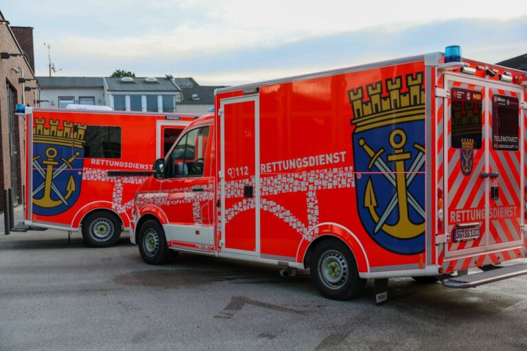 Feuerwehr Solingen zeigt ihre neuen Krankentransportwagen | Das ...